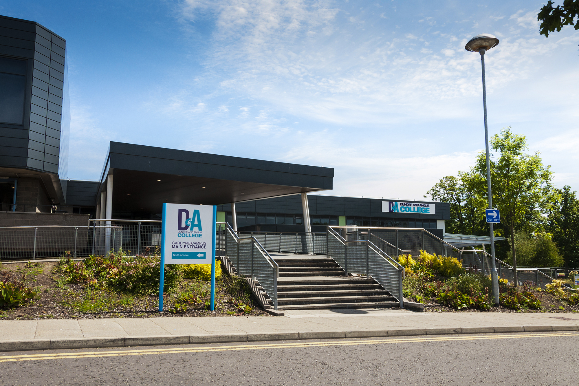 Dundee & Angus College | Welcome Hub